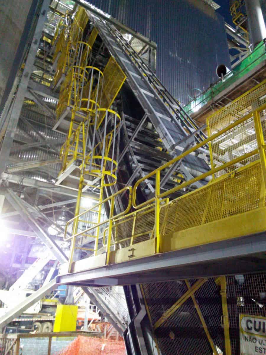 Cement Plants Fed by Sandwich Belt High Angle Conveyors